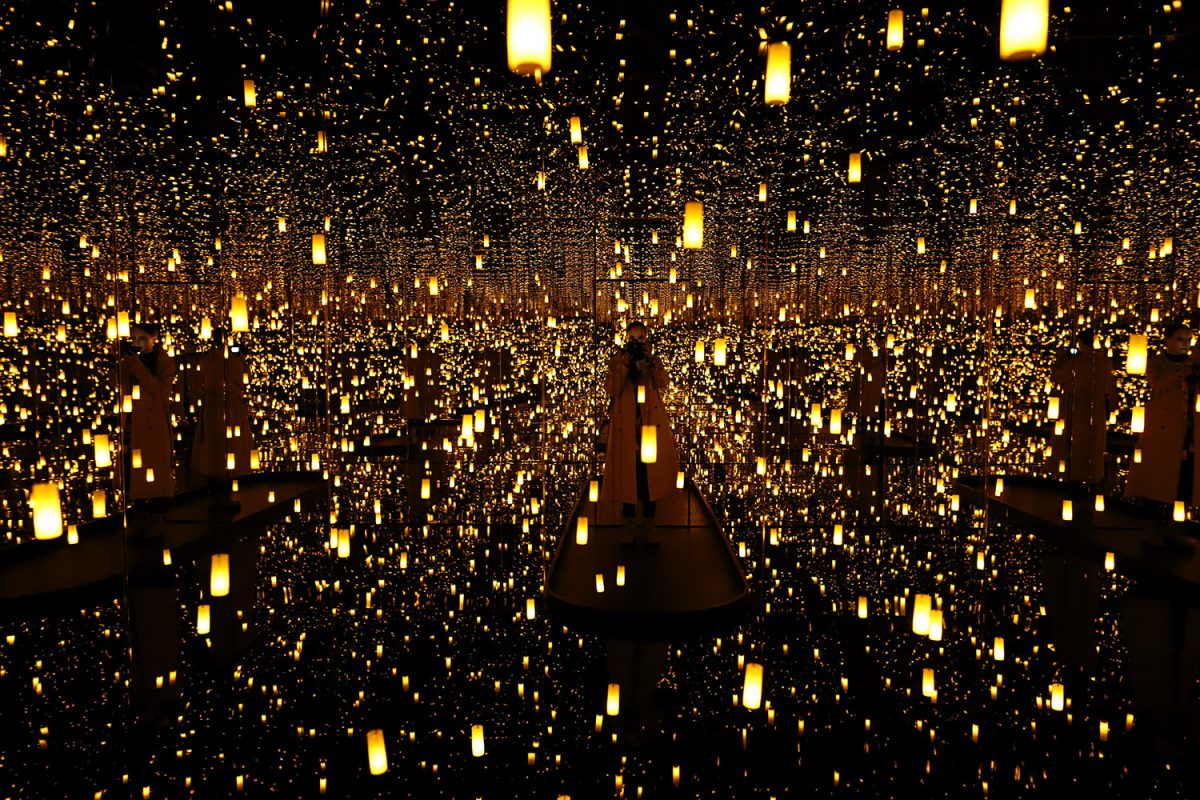 Inside Yayoi Kusama's Infinity Mirrors at the Art Gallery Of Ontario ...